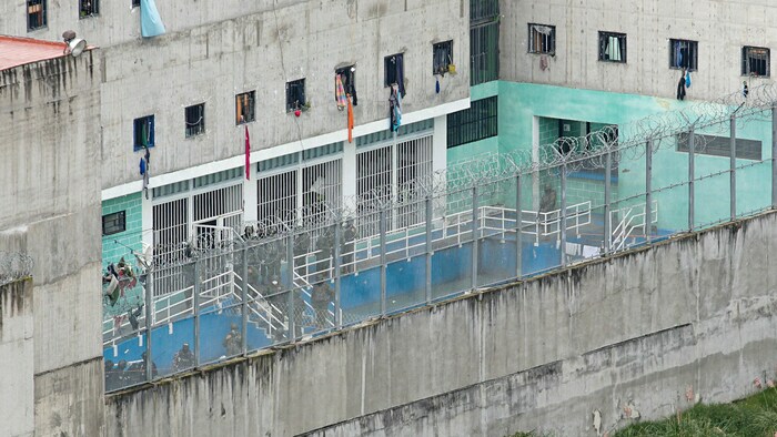 Otages libérés, prisons sous contrôle : la situation se normalise en ...