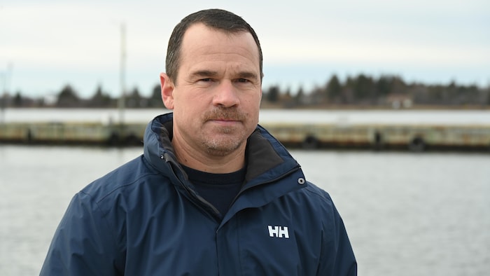 Quai de Tabusintac : les pêcheurs plaident leur cause auprès de Pierre Poilievre | Radio-Canada