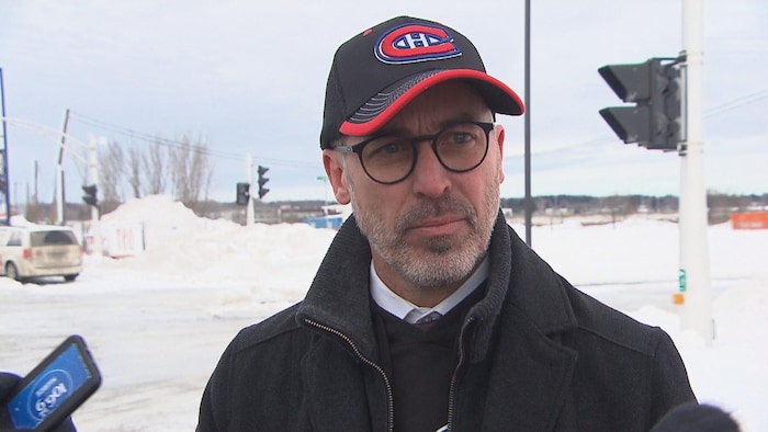 Deux équipes de hockey au colisée, le souhait du candidat à la mairie ...