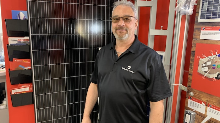 125 000 toits à énergie solaire d’ici 2035 au Québec : les entreprises ...