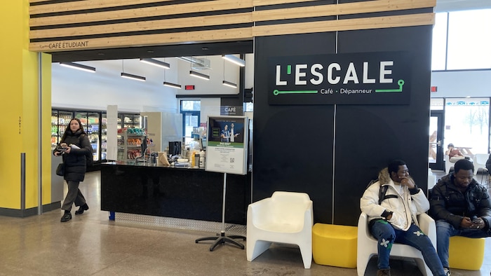 Sans service de cafétéria depuis 2020, les étudiants de l’UQAC devront être patients | Radio-Canada