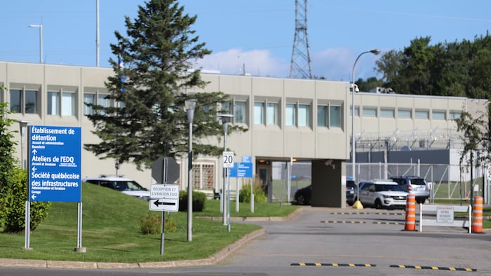 75 000 $ en objets de contrebande saisis à la prison de Québec | Radio ...