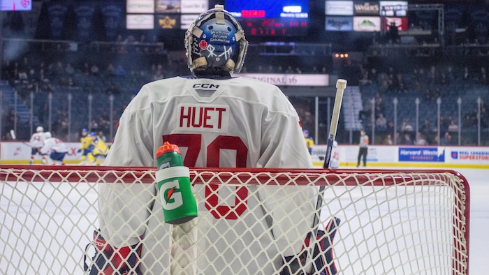De Lausanne aux Pats de Regina, le gardien franco-suisse Ewan Huet ...