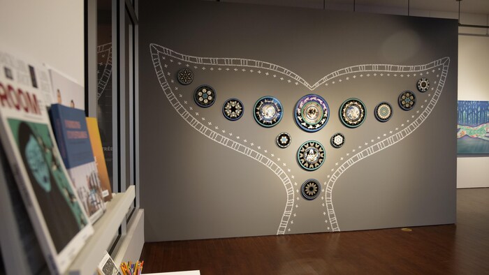 Transmettre le savoir et l’histoire autochtone par l’art visuel | Radio ...