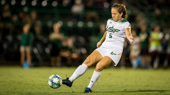 Fanny Pelletier-Laroche se démarque sur les terrains de soccer de la ...