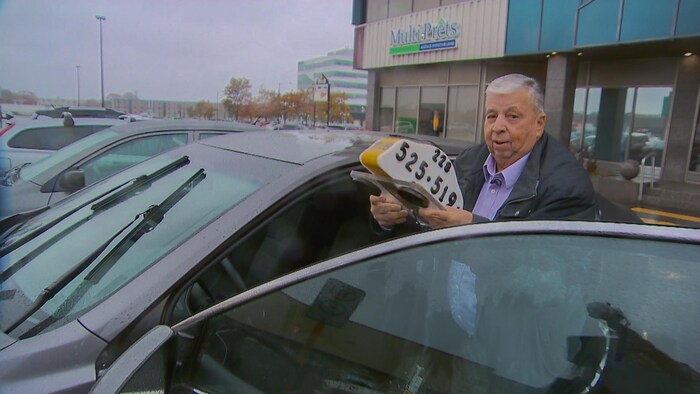 Retraité après 55 ans au volant de son taxi | Radio-Canada