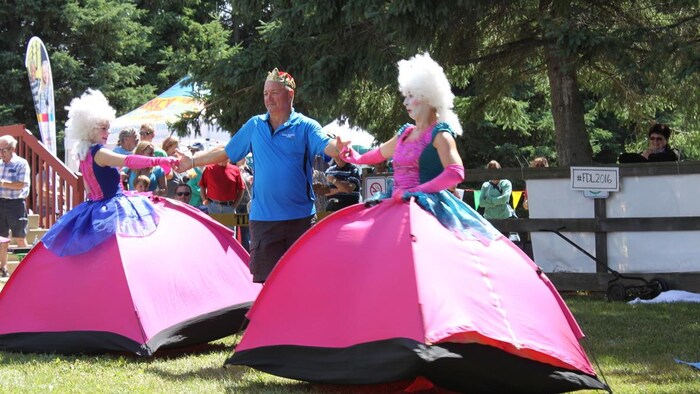 Place aux hurlements du Festival du Loup de Lafontaine | Radio-Canada