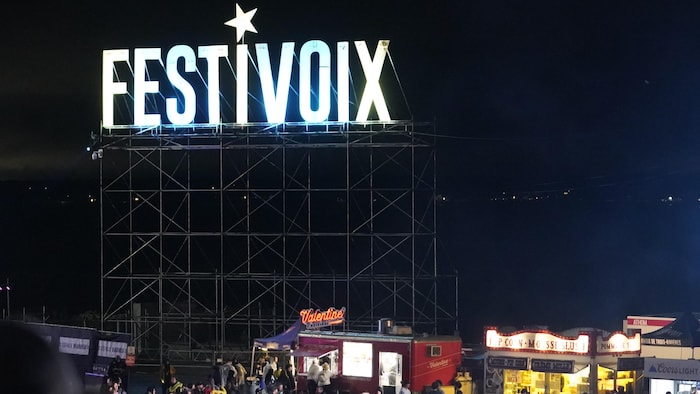 Plus de 90 % des passeports du FestiVoix 2026 vendus en 4 h | Radio-Canada