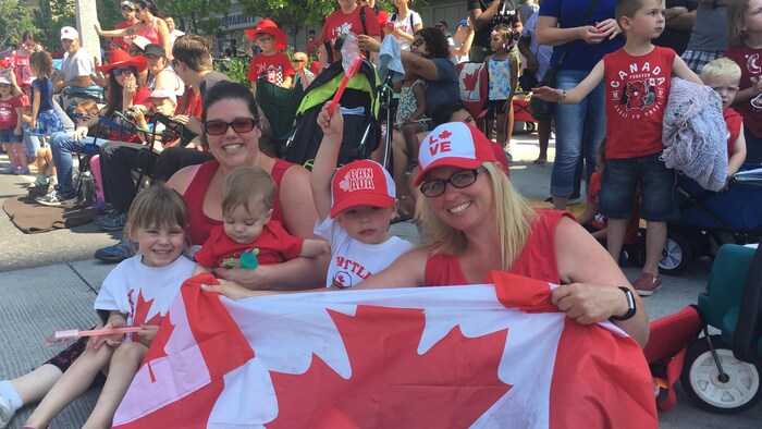 Le défilé de la fête du Canada revient au centre-ville pour la première ...