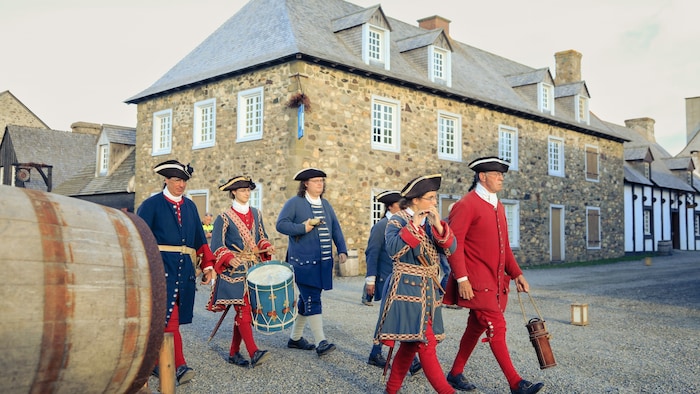 Histoire, célébrations et costumes ont agrémenté la Fête de Saint-Louis ...