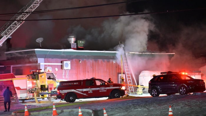 Un incendie détruit la brasserie La Brute du coin à La Sarre | Radio-Canada