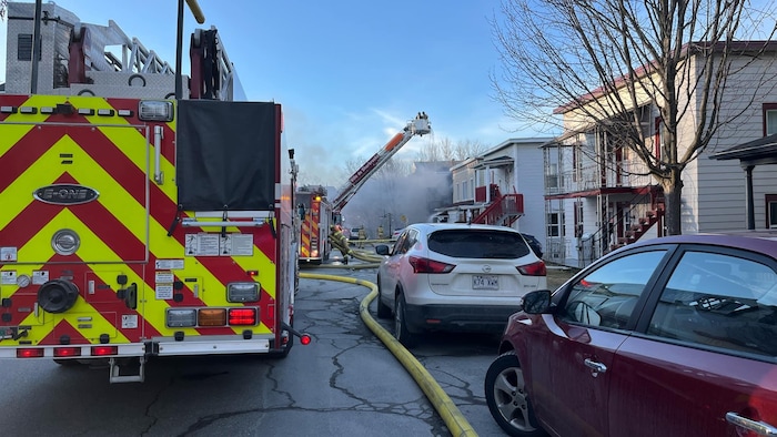 L’incendie de la rue Laurier est maîtrisé, selon les pompiers de ...