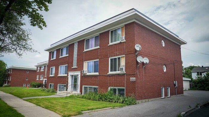 Une locataire d’Ottawa échappe aux rénovictions grâce à un OBNL | Radio ...
