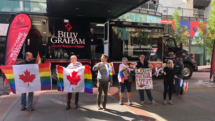 Des membres de la communauté LGBT de Calgary dénoncent une association ...