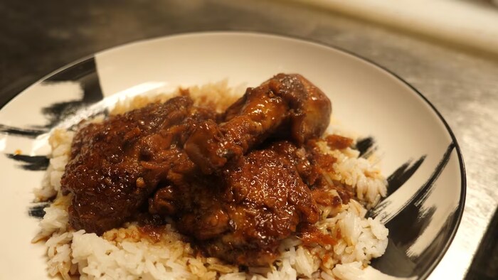 Pinoy chef nag-react sa isang amateur na sinubukang gayahin ang kanyang ...