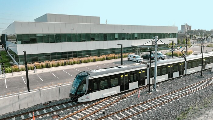 Metrolinx refuse de confirmer la date d’ouverture du train léger de ...