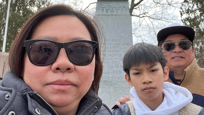 Isang Pilipina nag-flagpoling para makakuha ng mas mabilis na ...