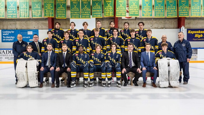 Le championnat de hockey des moins de 18 ans débute enfin à Kapuskasing ...