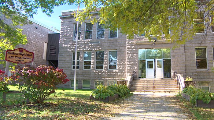 Un homme accusé après un incident impliquant une arme à feu près d’une ...