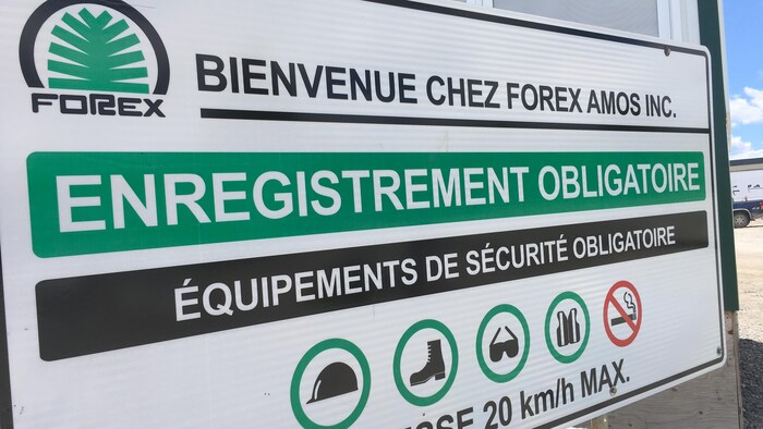 Incendie sur le terrain de l'entreprise Forex à Amos | Radio-Canada