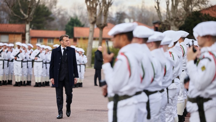 La France lance un service militaire volontaire pour garnir les rangs ...