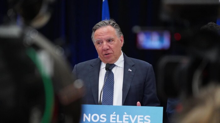 Tarifs : Ottawa devra indemniser des provinces, dit Legault | Radio-Canada