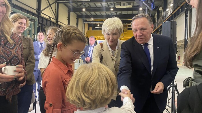 François Legault rend hommage à Bernard Landry en rebaptisant un ...