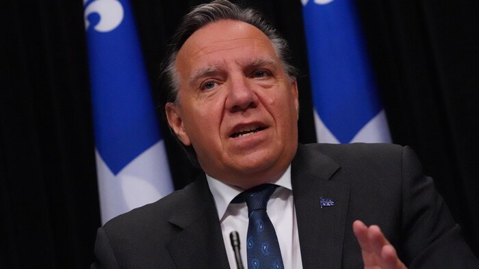 François Legault parle de relance économique aux membres de la CAQ ...
