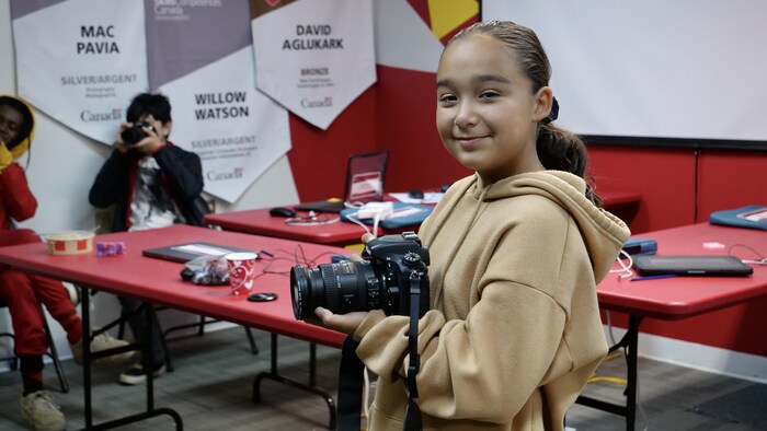 Former des photographes en herbe pour raconter le Nunavut | Radio-Canada