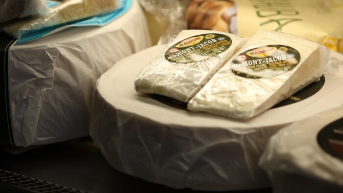 Les fromageries Blackburn et Médard récompensées | Radio-Canada
