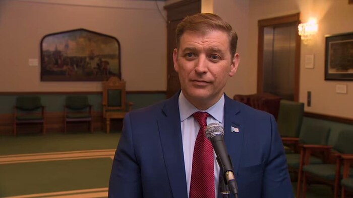 Le premier ministre Andrew Furey défend son voyage à Dubaï | Radio-Canada