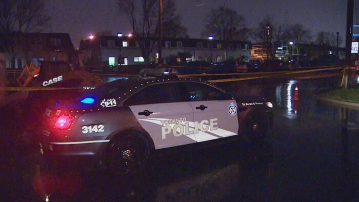 Un adolescent tué dans une fusillade à Toronto | Radio-Canada