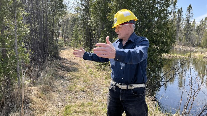 Des lacs envahis de poissons rouges | Radio-Canada