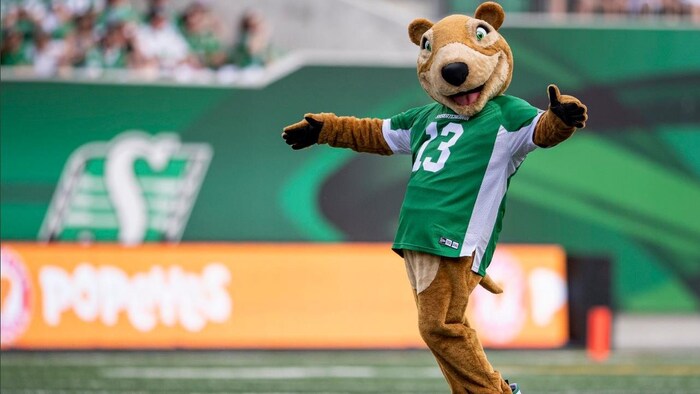 La nouvelle apparence de la mascotte des Roughriders enflamme les ...