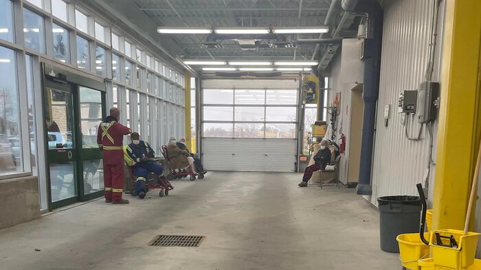 Attendre 6 h dans le garage des ambulances avant de rencontrer un ...