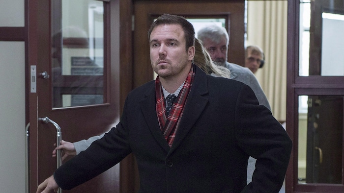 Policier coupable de voies de fait : la sentence reportée de deux mois ...