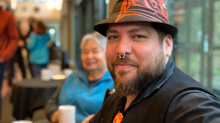 Une nouvelle série de vidéos met en valeur l’histoire autochtone de la piste Chilkoot | Radio-Canada