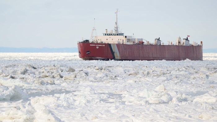 Le traversier-rail de Matane heurte un brise-glace | Radio-Canada