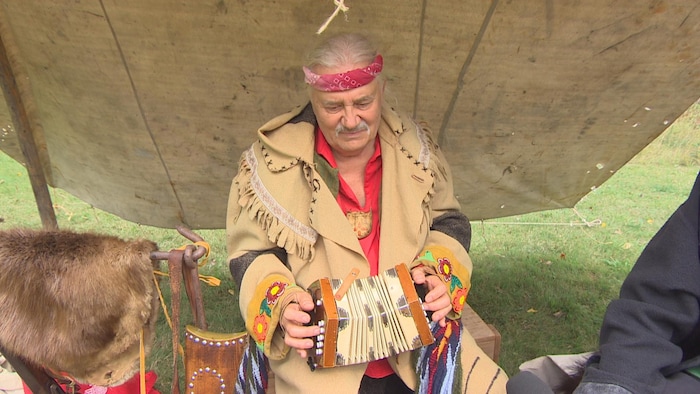 Les traditions métisses se déploient lors d’un camp à Saint-Malo au ...