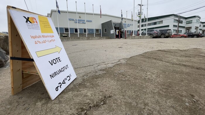 Les Nunavummiut aux urnes | Radio-Canada