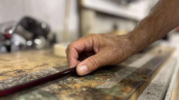 Originaire de Sainte-Anne, Jacques Lavack fabrique des bâtons de golf ...