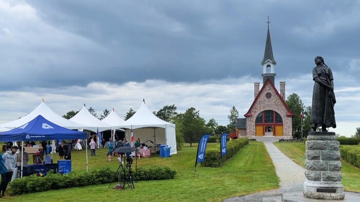 Célébrations du 100e anniversaire de l’église-souvenir de Grand-Pré ...
