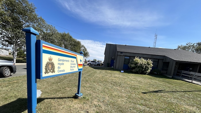 Trois personnes arrêtées pour fraude dans la région de Neguac | Radio ...