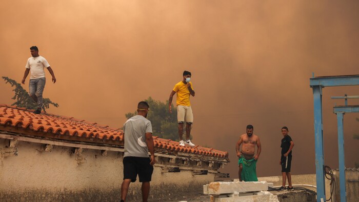 Athènes menacée par les flammes, la Grèce demande l’aide de l’Union ...