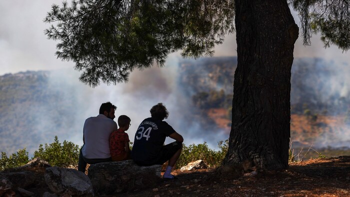 Grèce : les incendies se rapprochent d’Athènes, de nouvelles localités ...