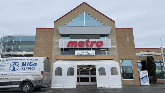 Des tablettes vides jusqu’en Haute-Gaspésie en raison de la grève chez ...