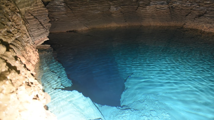 Une expédition pour se rendre au creux de la grotte la plus profonde du ...