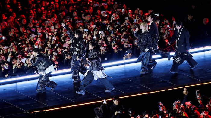 Les rois de la K-pop BTS enflamment Séoul avec un gigantesque concert ...