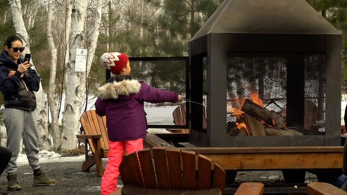 Activités hivernales pour nouveaux arrivants au parc Kivi | Radio-Canada