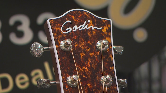 Robert Godin, l’homme derrière les guitares, est de passage à Saguenay ...